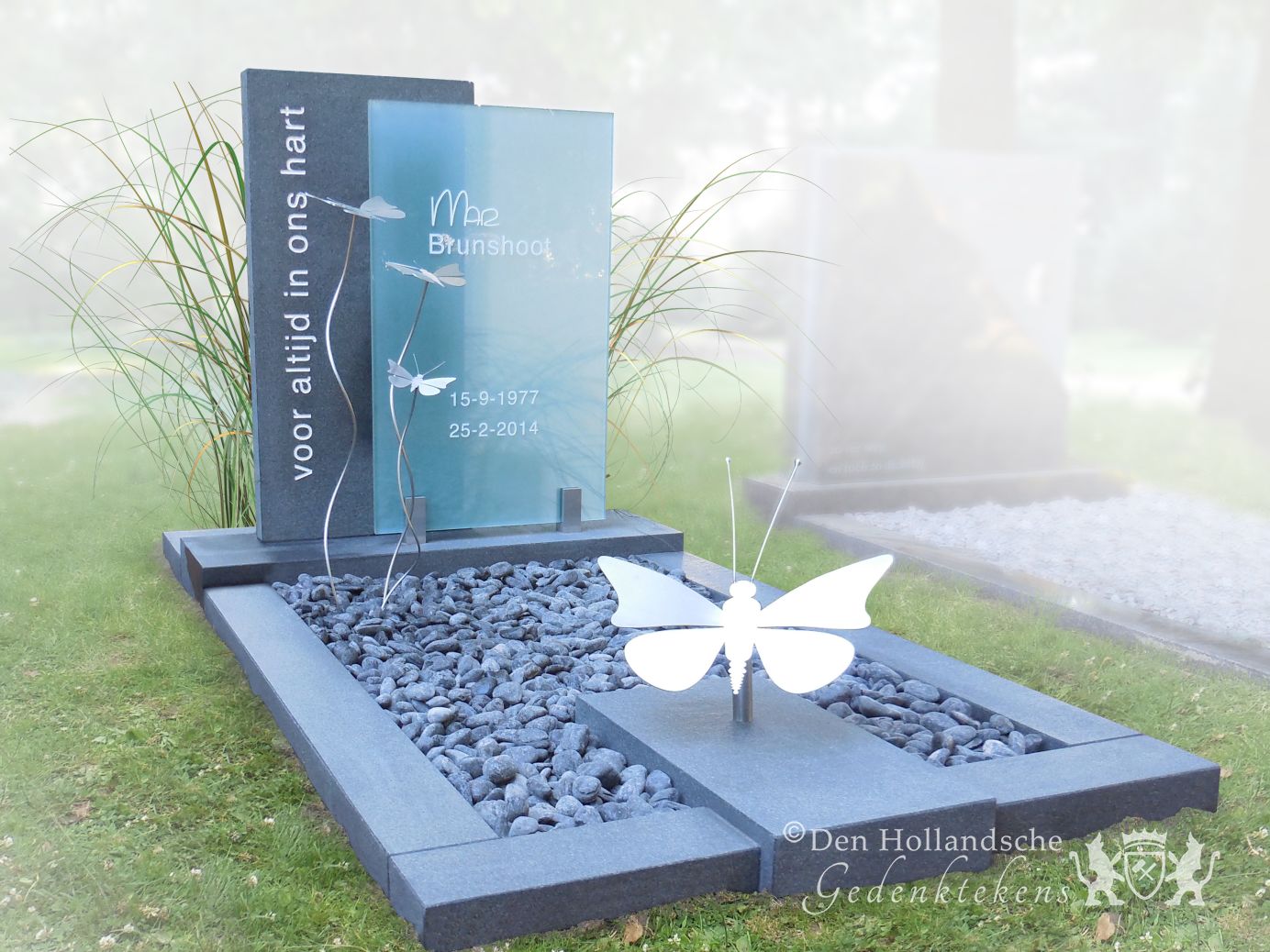 Grafmonument met vlinders van RVS | Den Hollandsche Gedenktekens
