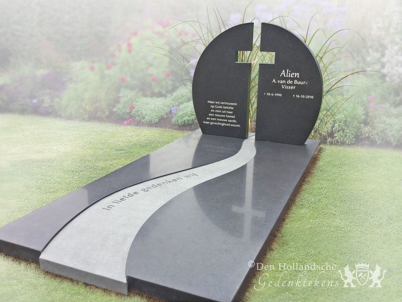 Ronde grafsteen met uitgespaard kruis | Den Hollandsche Gedenktekens